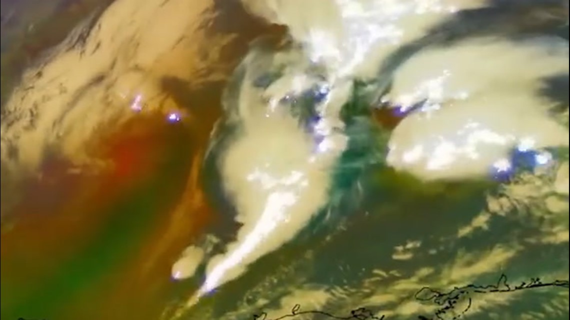 NOAA satellite captures lightning strikes over Southeast | wfaa.com