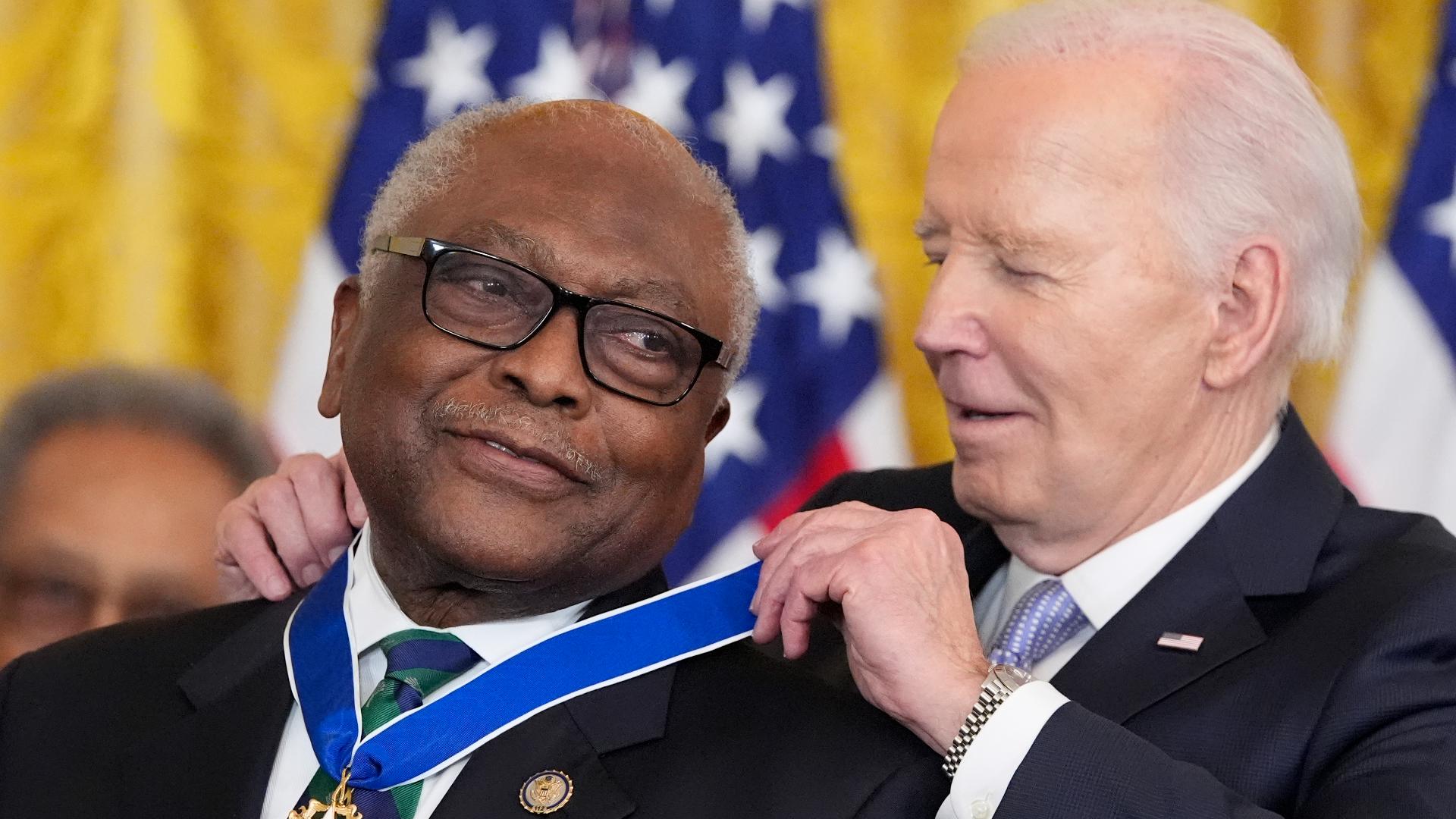 Biden awards Medal of Freedom to 19 recipients | wfaa.com