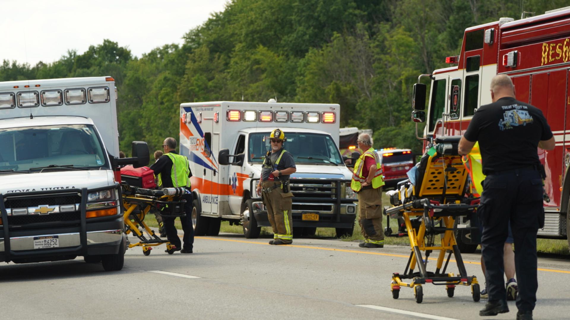 Fatal tour bus crash near Buffalo leaves 5 dead | wfaa.com