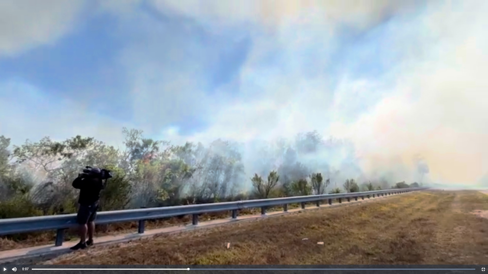 Brush fire explodes in the Florida Everglades | wfaa.com