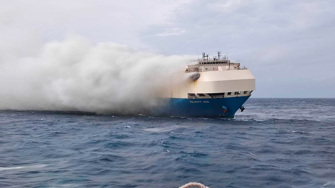 Cargo ship carrying cars sinks in ocean after fire | wfaa.com
