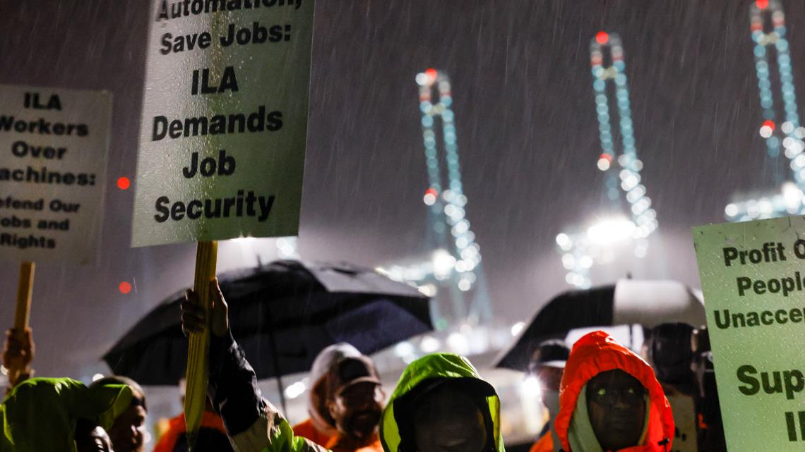 Dockworkers strike as negotiations over contract continue | wfaa.com
