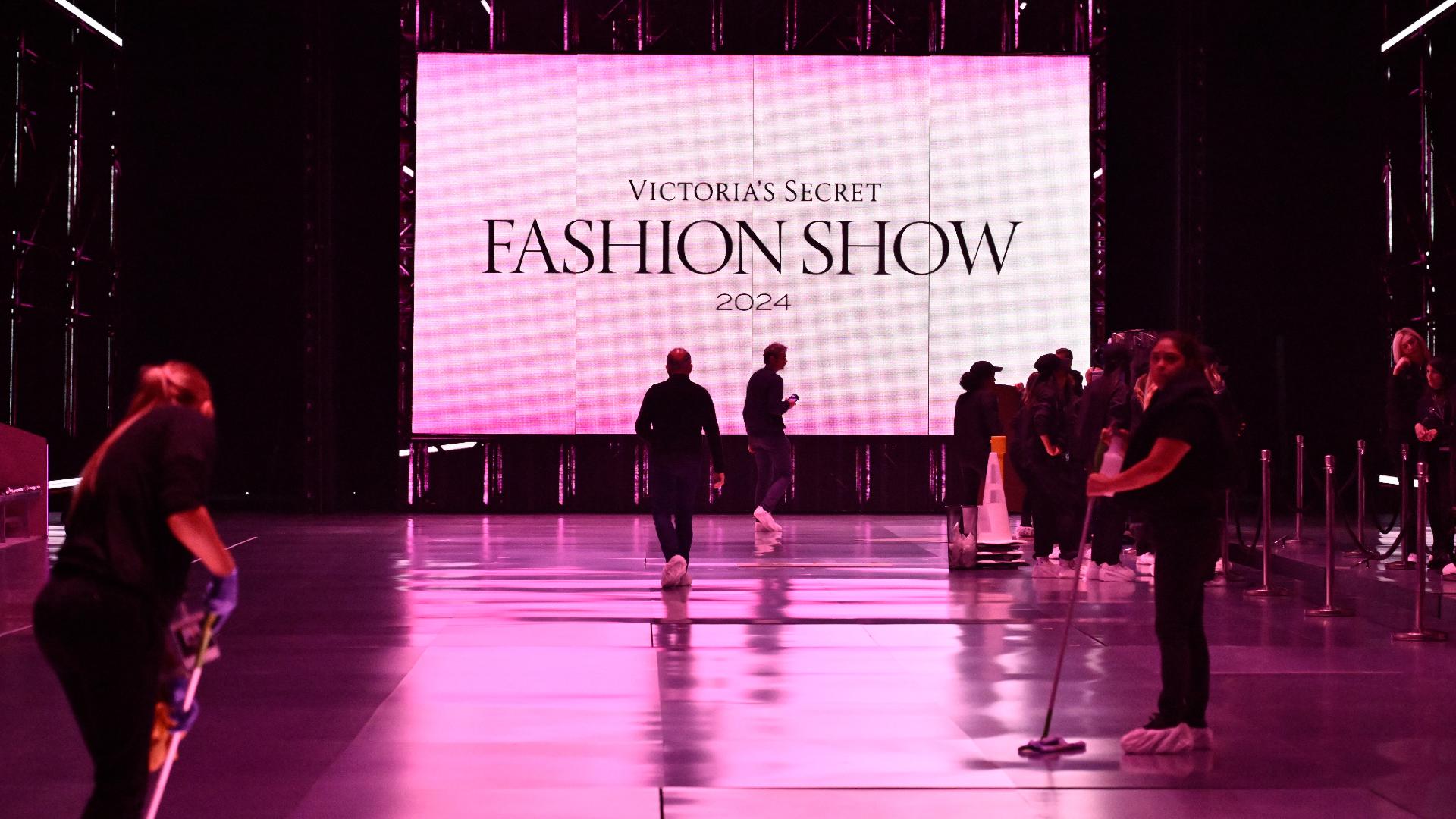 What time is Victoria's Secret Fashion Show 2025? | wfaa.com