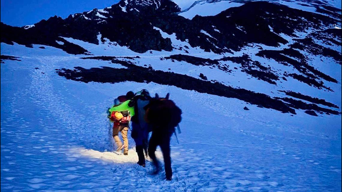 Colorado's highest helicopter rescue saves two on Torreys Peak | wfaa.com