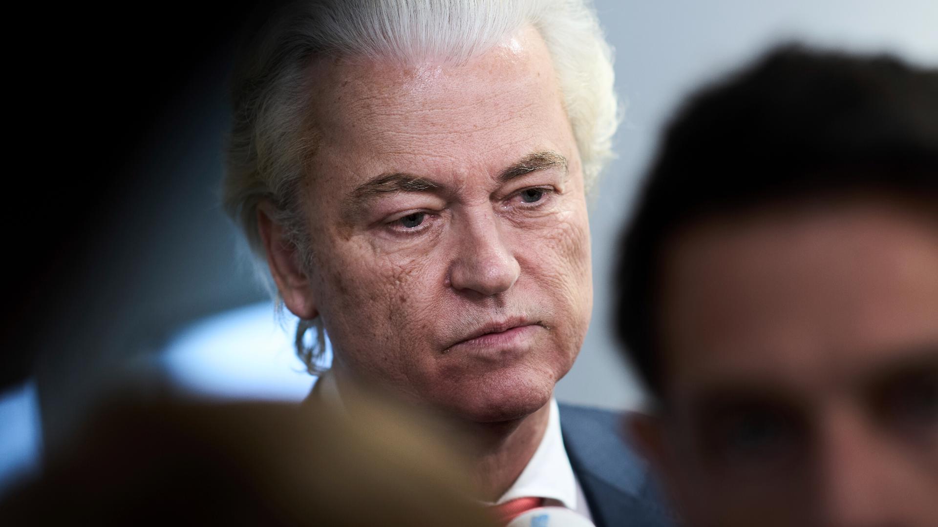 Dutch government collapses, elections unlikely before fall | wfaa.com