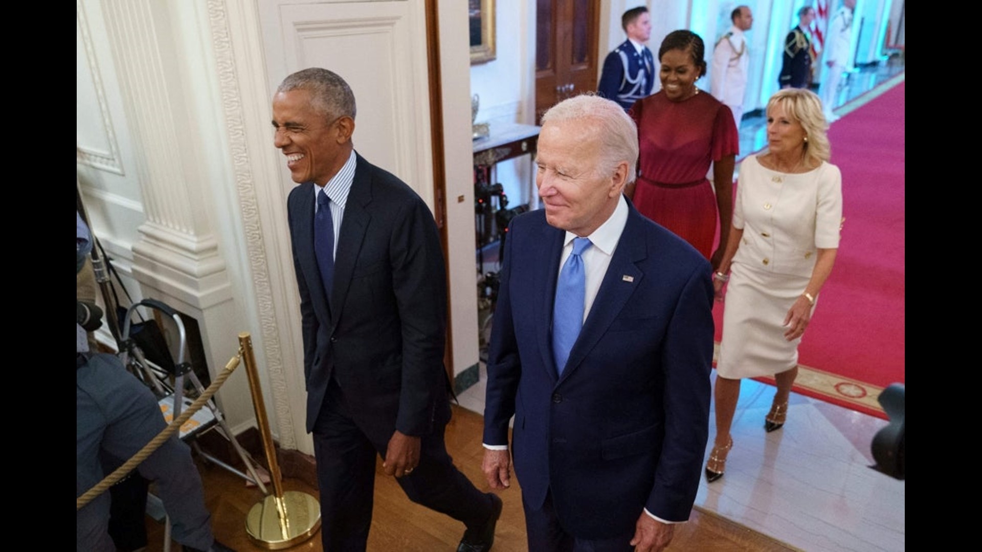 Barack and Michelle Obama Return to White House for Their Portraits ...