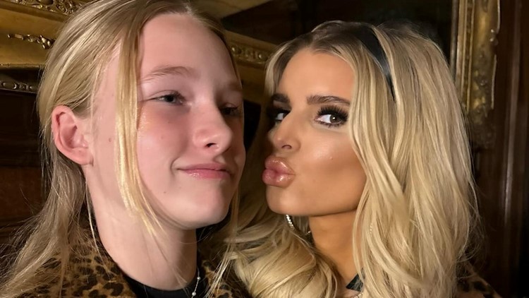 Jessica Simpson Twins With Daughter Maxwell in Stylish Leopard Print ...