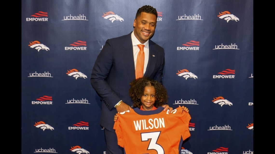 Russell Wilson Attends Annual Daddy-Daughter Dance With 6-Year-Old ...