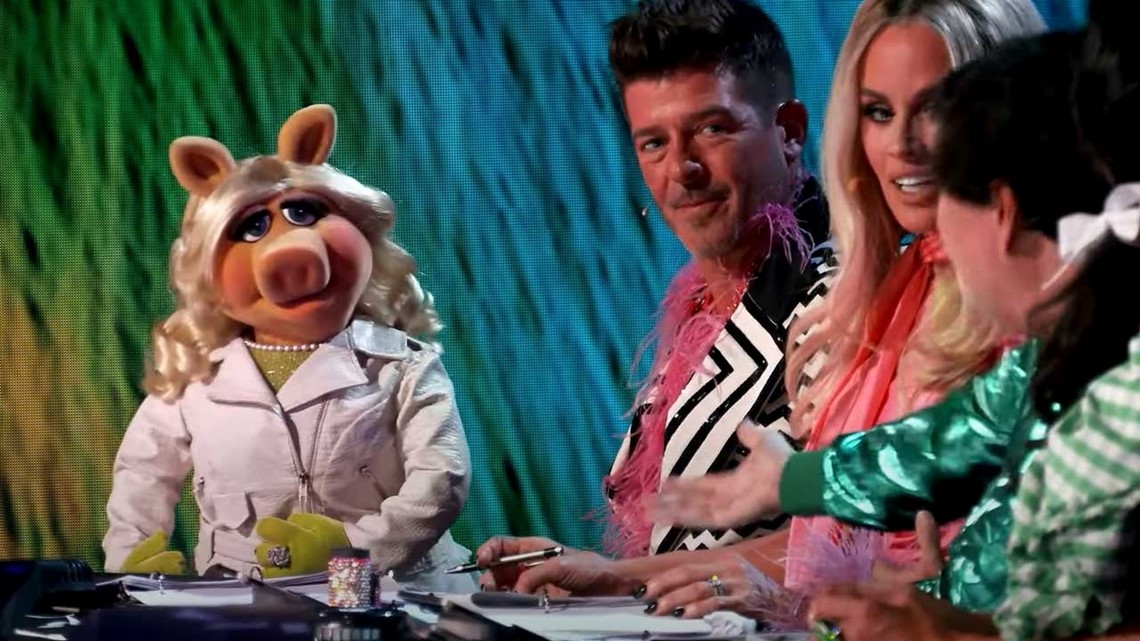 'Masked Singer' Sneak Peek: Miss Piggy Roasts Ken Jeong and His ...