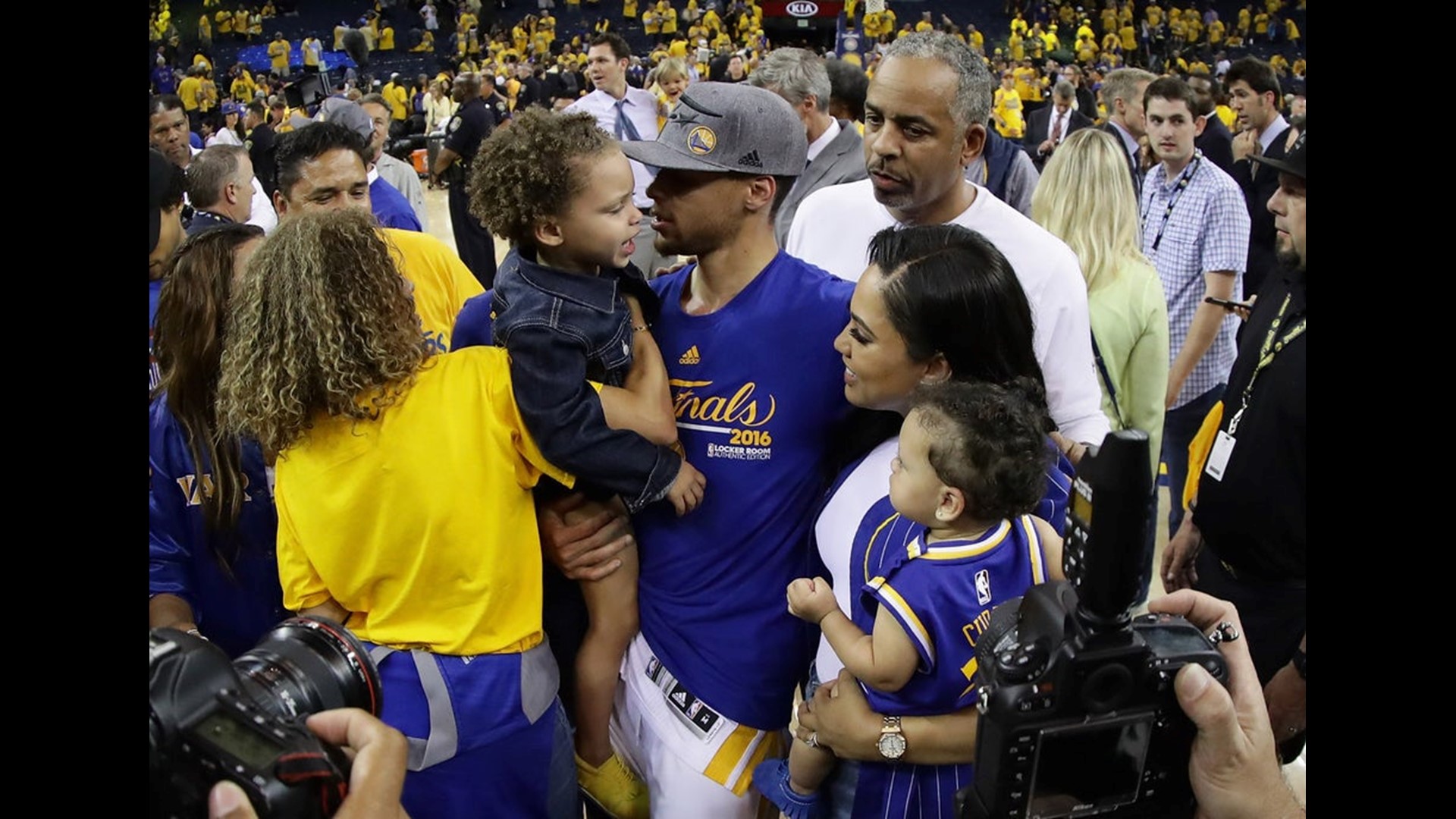 Steph Curry Says He's Not Ruling Out Running for President | wfaa.com