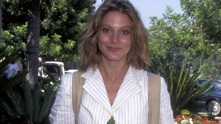 Farrah Forke, 'Wings' and 'Lois & Clark' Actress, Dead at 54 | wfaa.com