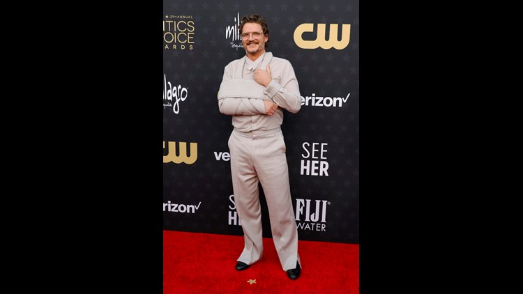 Pedro Pascal Continues Making His Arm Sling a Fashion Statement at 2024 ...