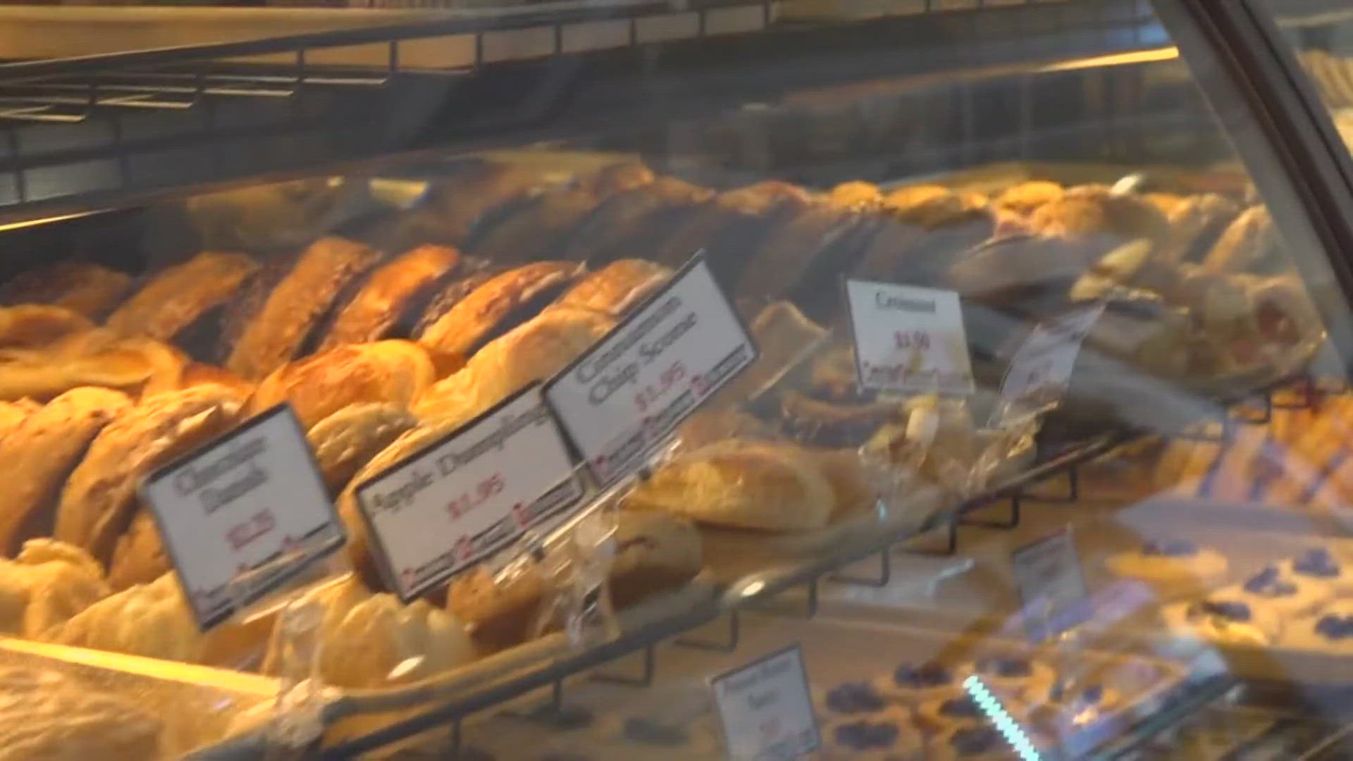 Texas' Collin Street Bakery celebrates 128 years of fruitcakes ...