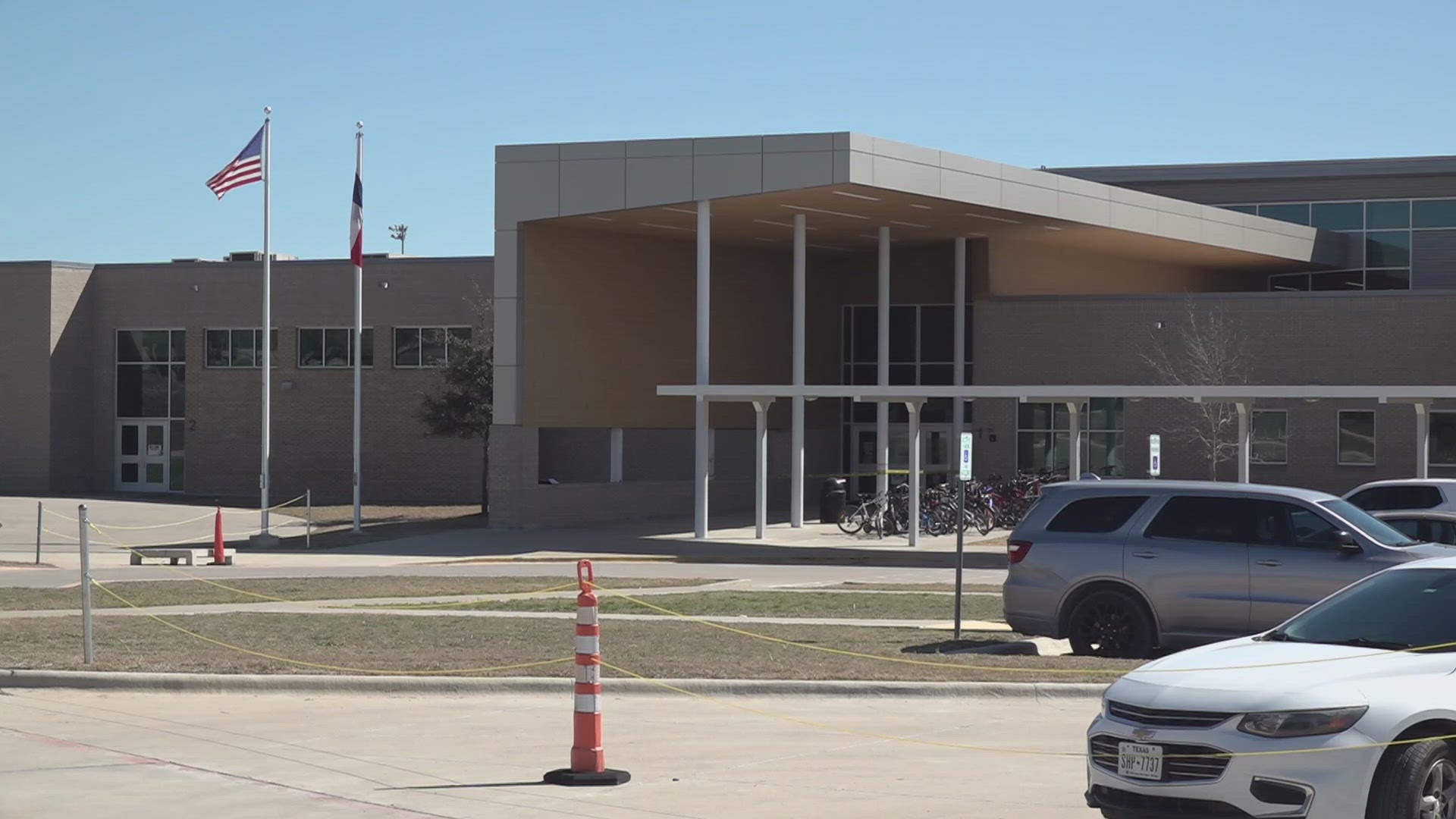 Killeen ISD middle school on lockdown following student injury on campus | wfaa.com