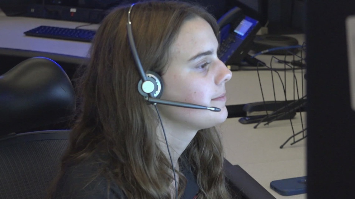 Texas 911 dispatcher hailed a hero after lifesaving call | wfaa.com