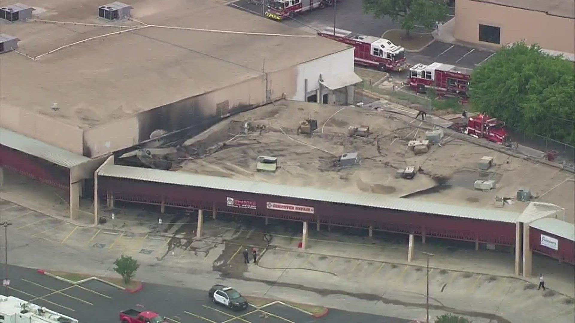 Timeline: SAFD firefighter Scott Deem killed in shopping center blaze ...