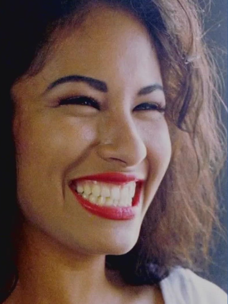 Selena commemorative coin act honors Queen of Tejano | wfaa.com