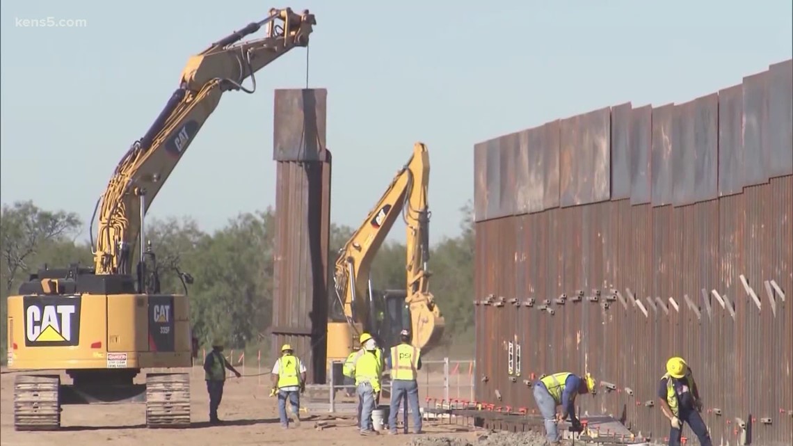 Texas building its border wall and watching the approaching caravan ...