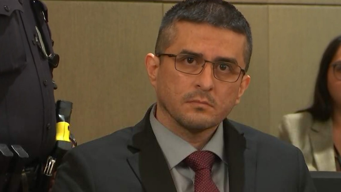 Ex-Border Patrol agent accused in four deaths goes to trial | wfaa.com