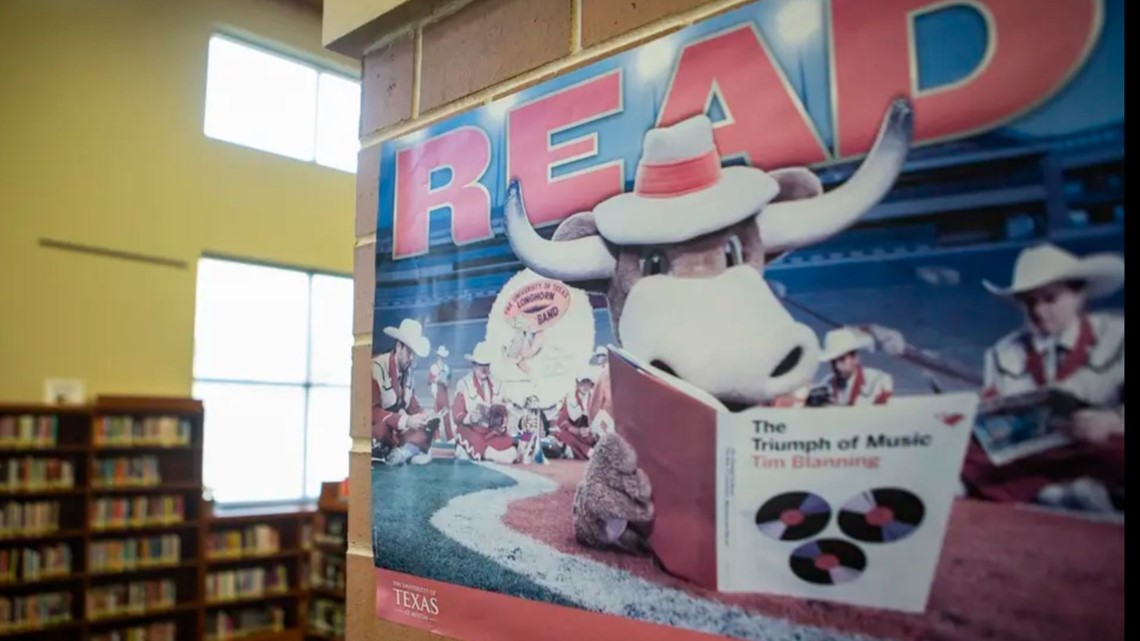 Texas bill would allow education officials to ban textbooks discussing ...