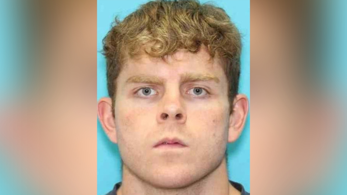 Police say two killed at Devil's Den; suspect on the run | wfaa.com