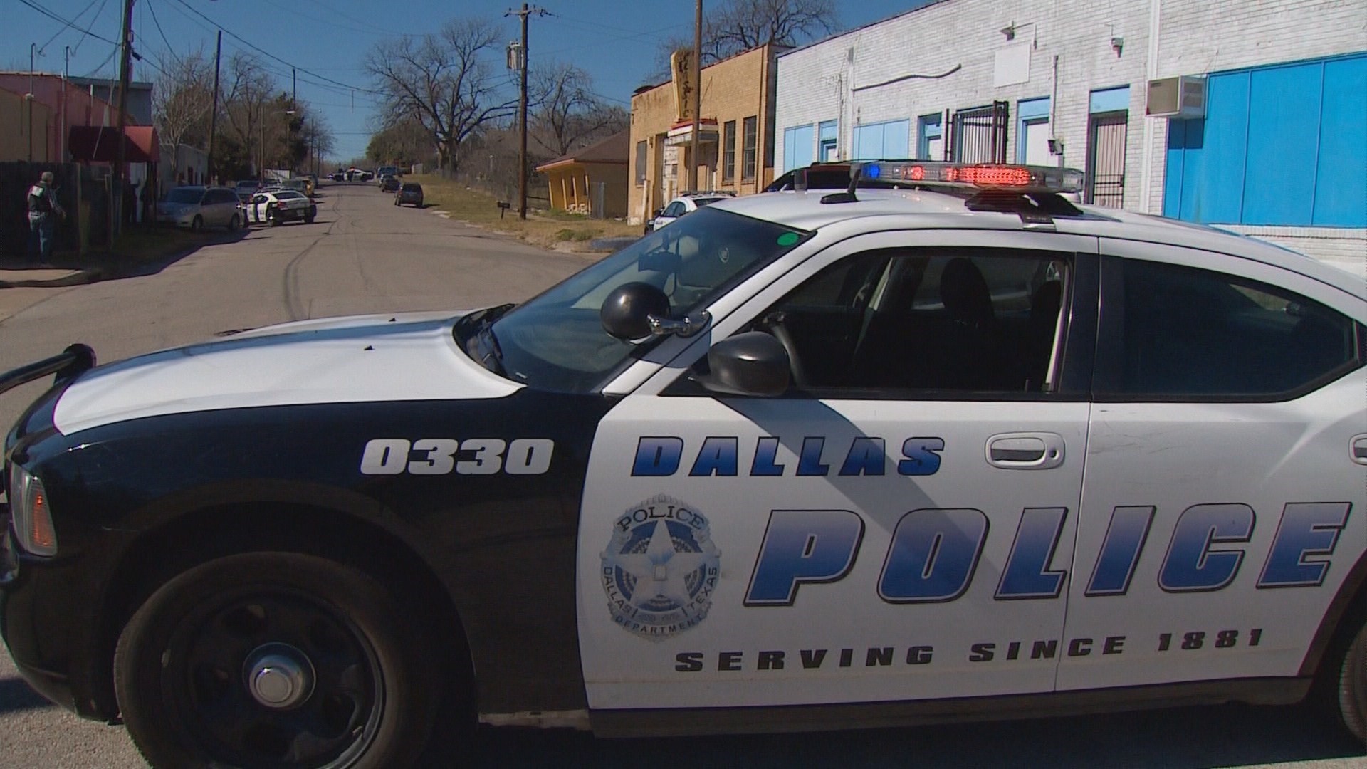 Dallas police: Man steals cop car | wfaa.com