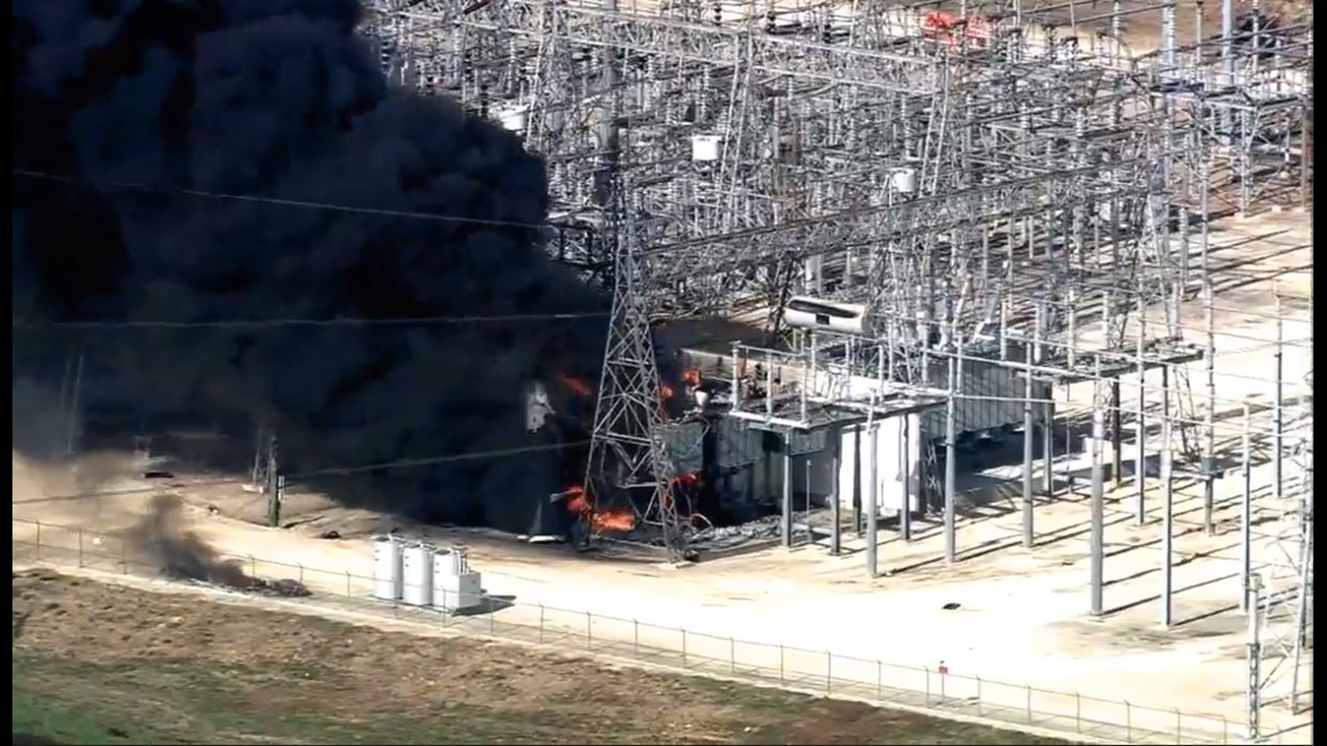 Huge fire at CenterPoint substation in Texas City | wfaa.com