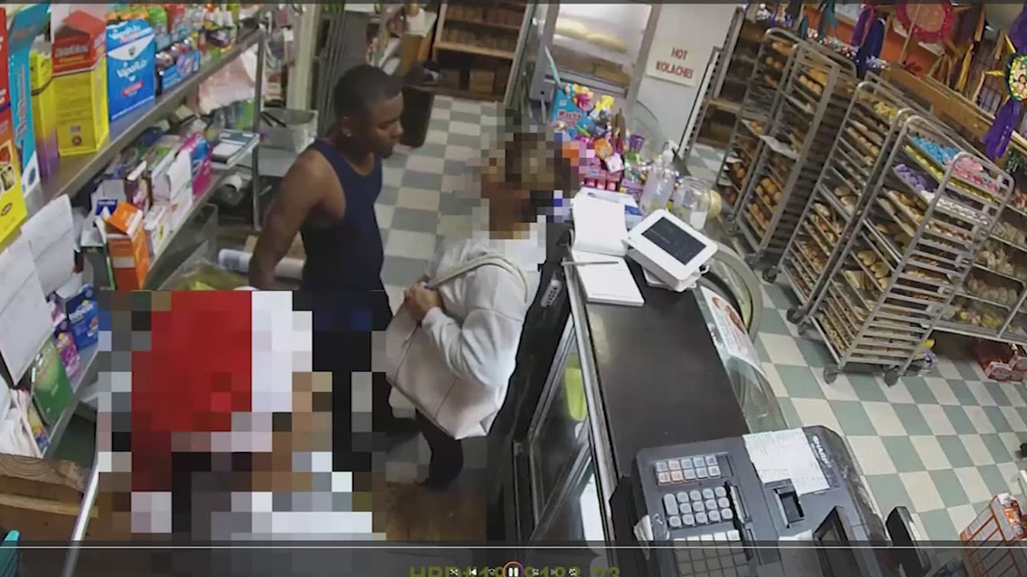 Woman fights off robber trying to steal purse at Houston bakery | wfaa.com