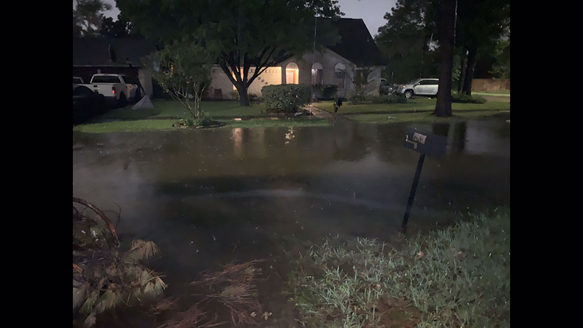 Tropical Storm Beta: Street flooding in Houston area | wfaa.com