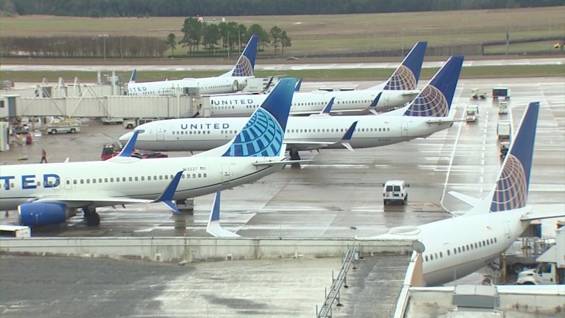 Airlines issue travel waiver ahead of wintry weather | wfaa.com