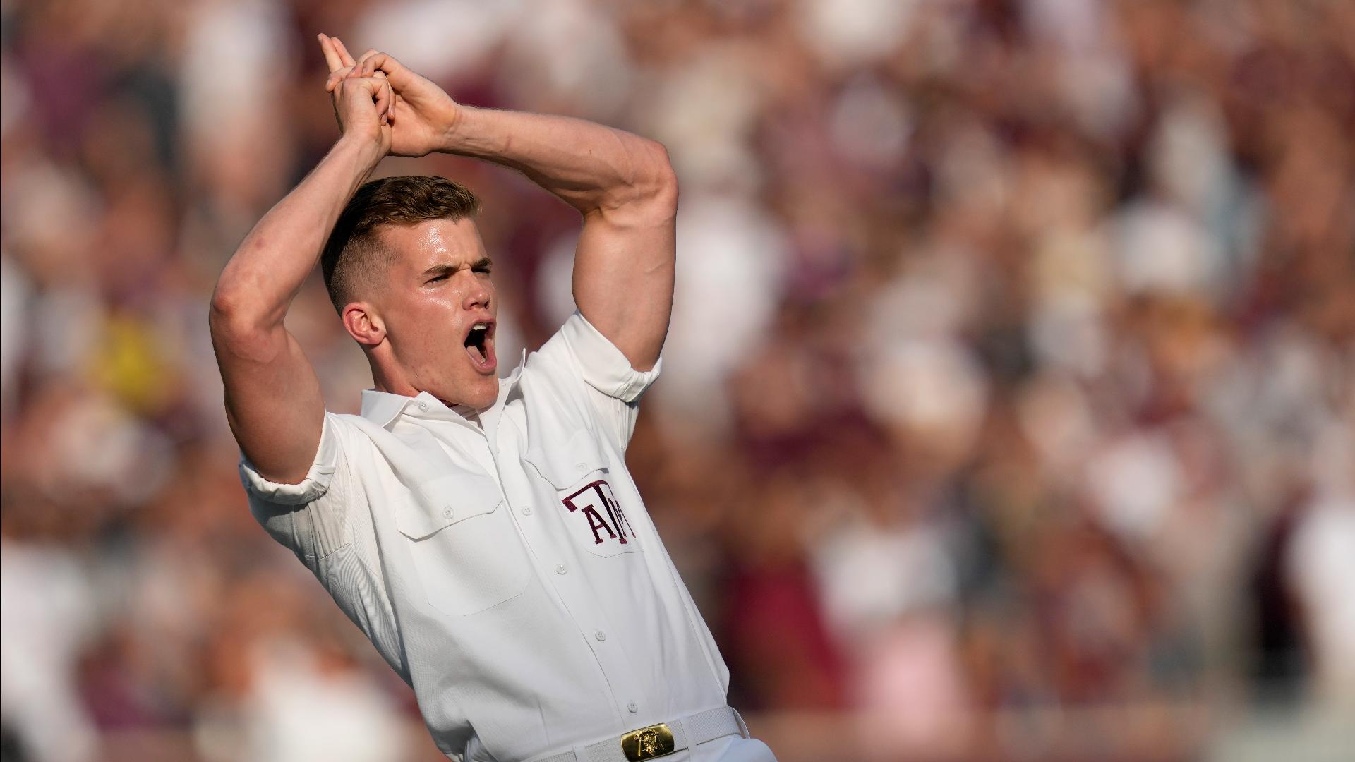 Texas A&M has yell leaders, not cheerleaders. Here's why. | wfaa.com