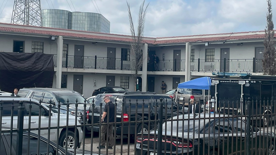 Hostages rescued in FBI operation in Greenspoint | Houston crime | wfaa.com