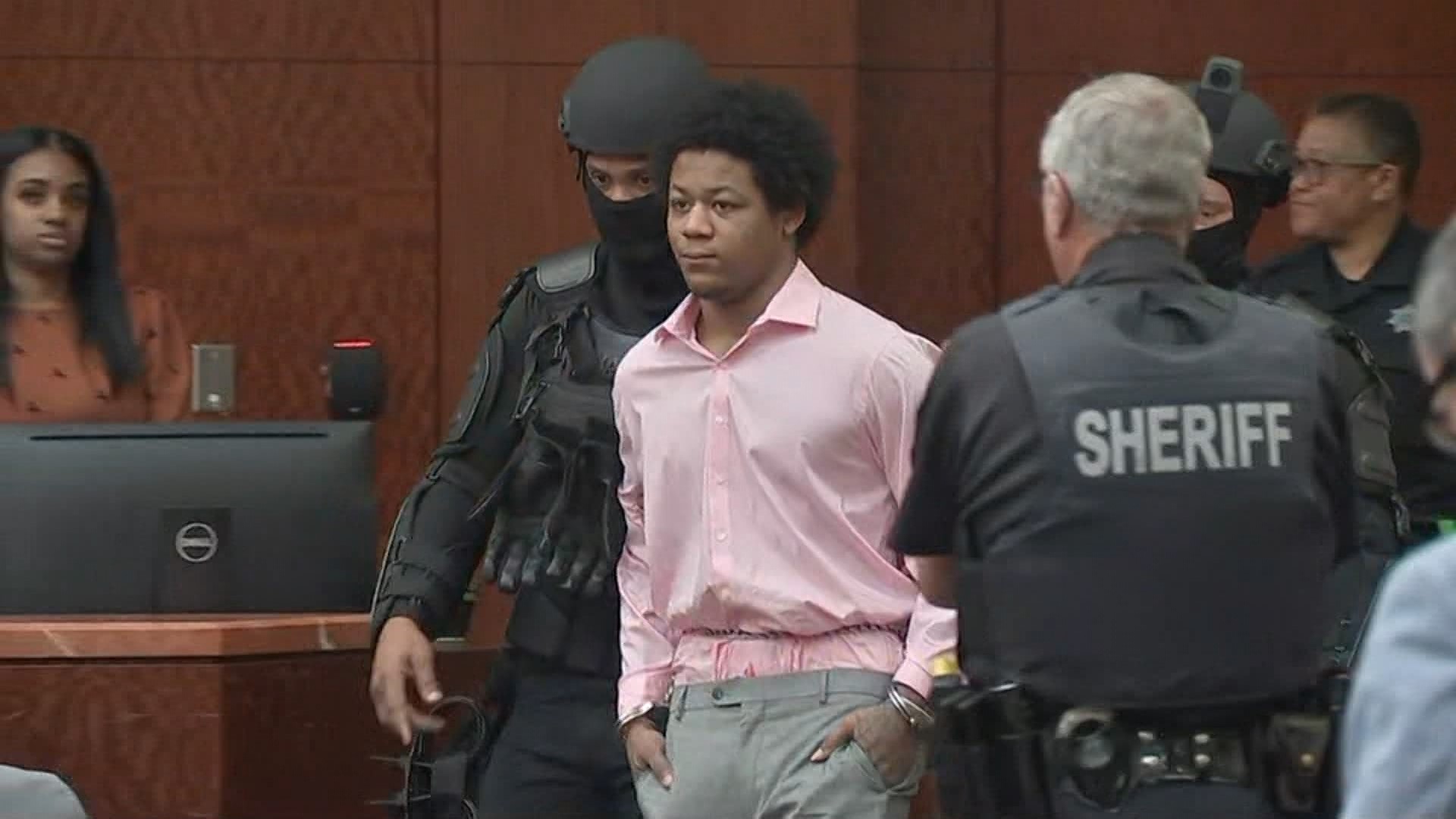 Detention officer flatlines after being beaten by Texas inmate | wfaa.com