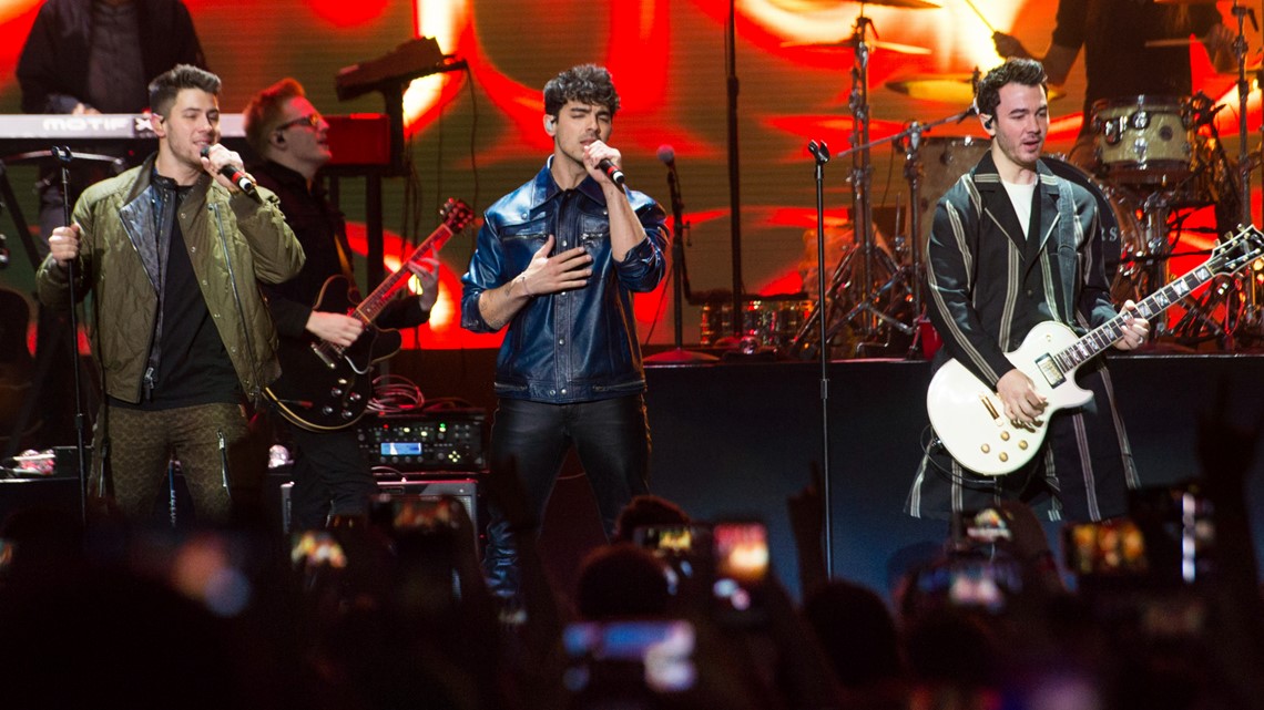 Jonas Brothers' Houston Rodeo performance sets record | wfaa.com