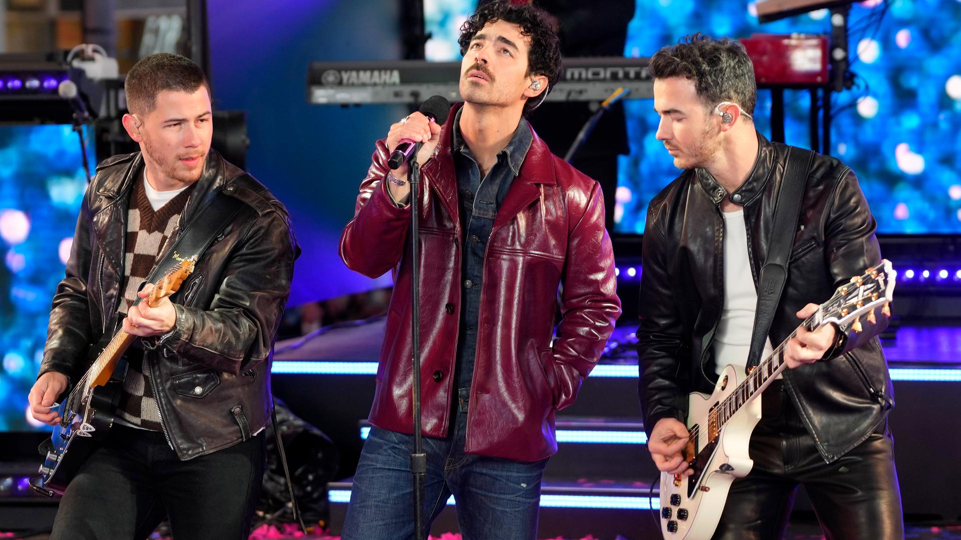 Jonas Brothers change 6 U.S. concert venues on tour | wfaa.com