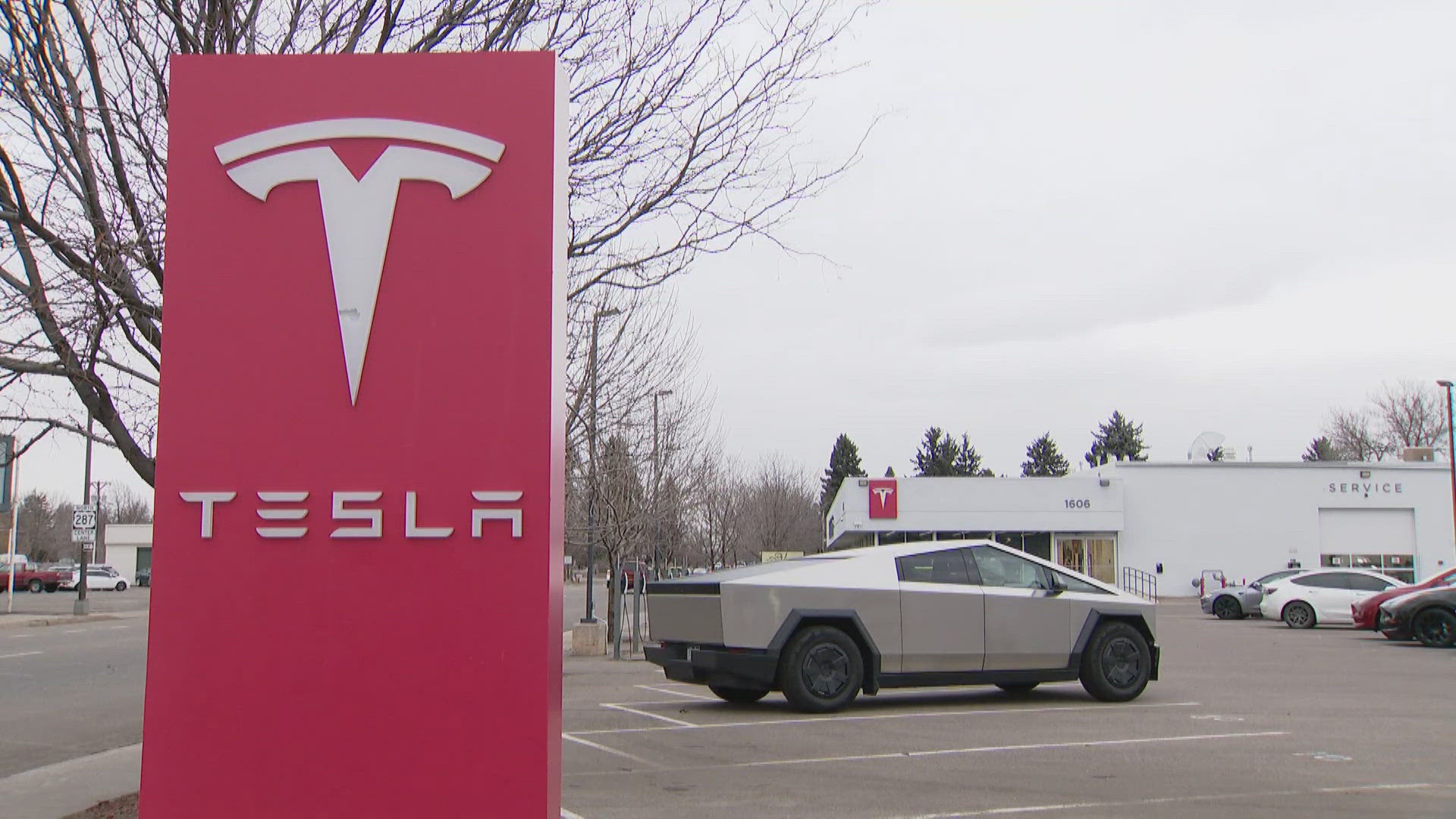 Man arrested in Texas, charged with firebombing Colorado Tesla ...