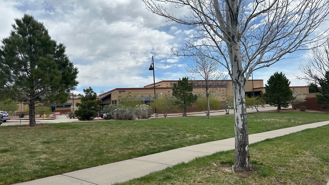 Video shows attempted kidnapping at Colorado elementary school | wfaa.com