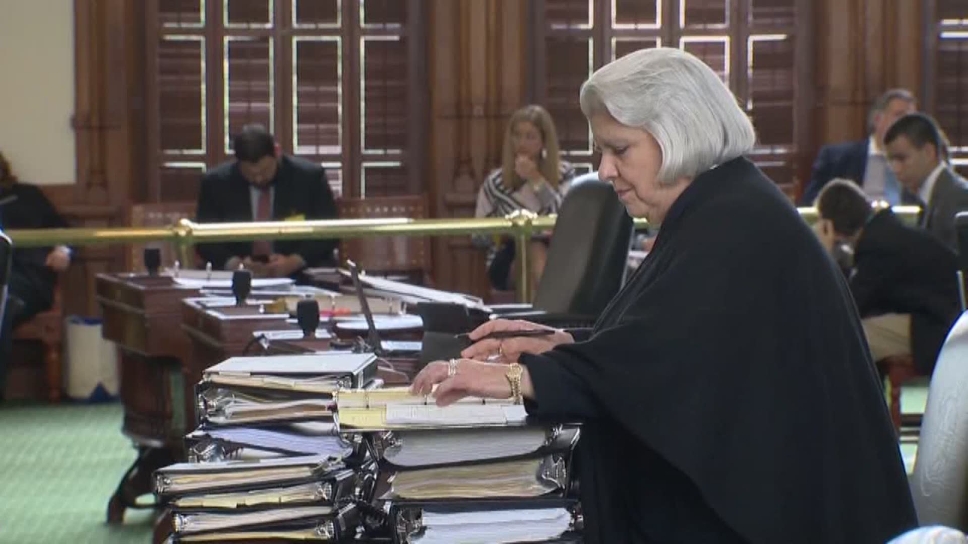 Senator makes changes to bill to ban texting while driving | wfaa.com