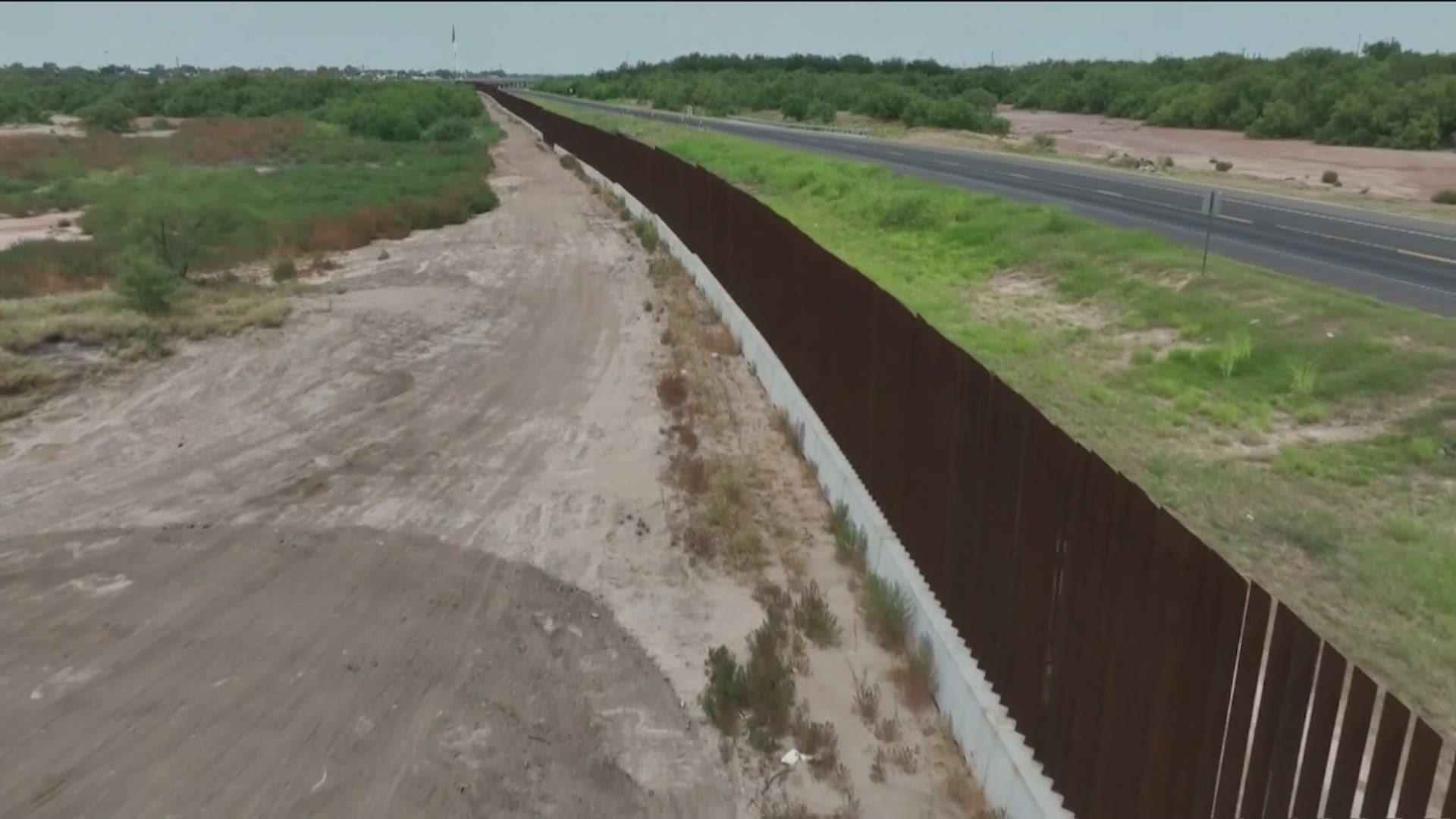 Texas lawmakers ask President Biden to approve border bridges | wfaa.com