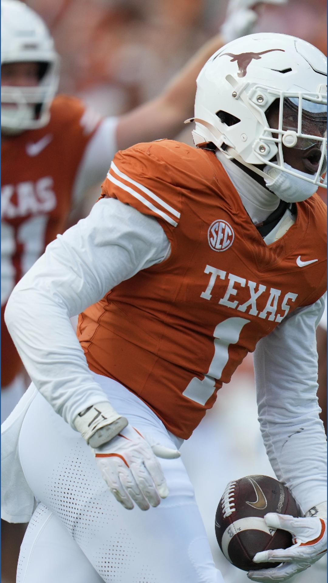 Longhorn offense explodes early, outlasts Vanderbilt comeback for ...