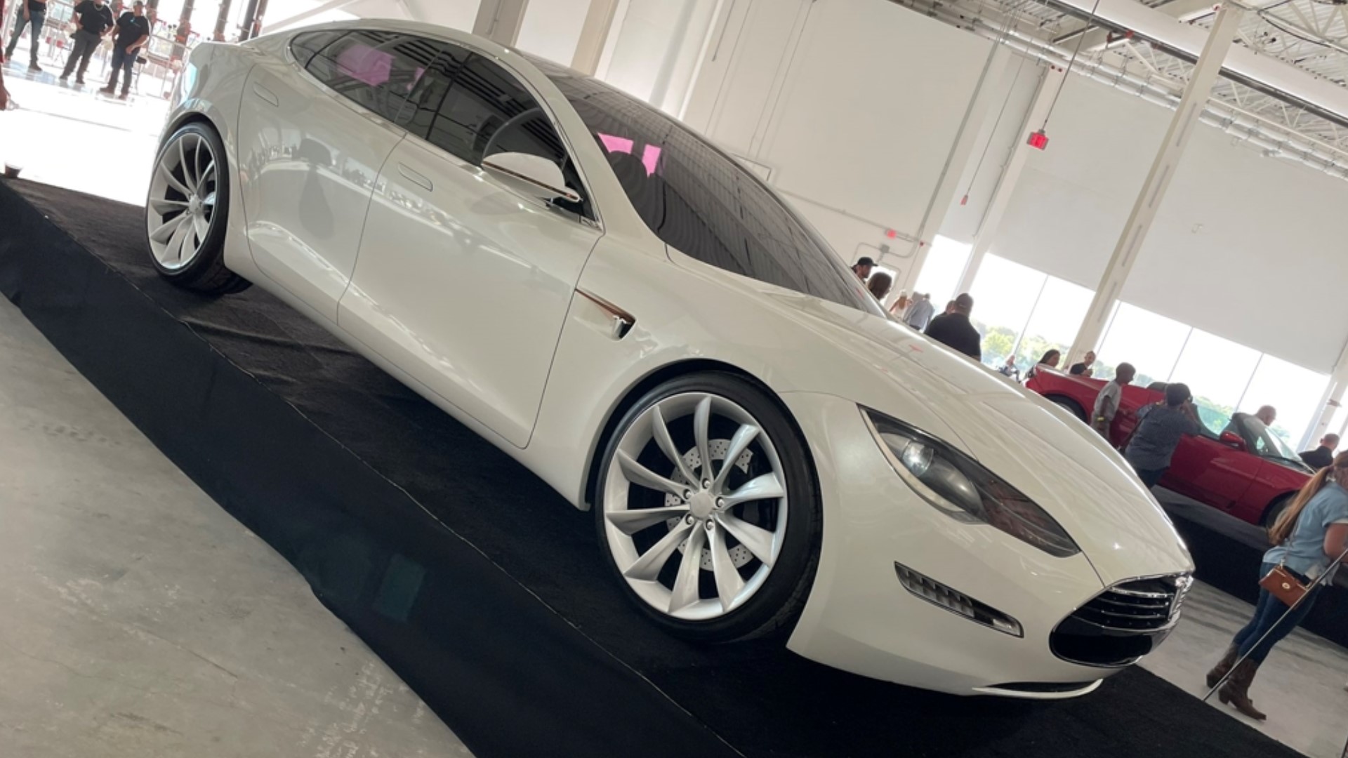 Giga Texas set to open its doors to thousands in a 'Cyber Rodeo' | wfaa.com