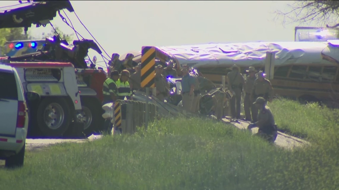 Texas bus crash: Truck driver allegedly admitted to using drugs | wfaa.com