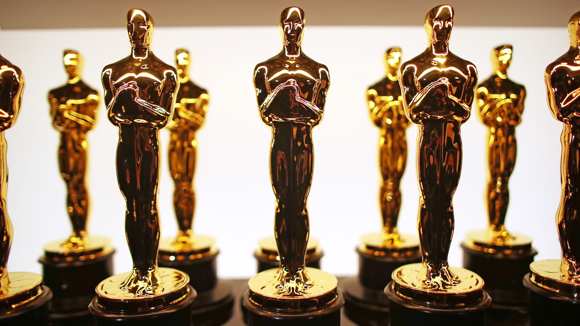 How much does an Oscar weigh? | wfaa.com
