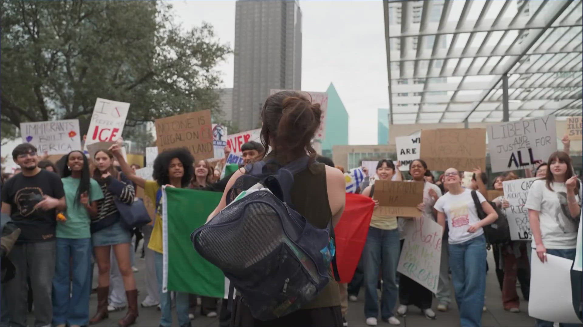 Dallas ISD students walk out to protest ICE | wfaa.com