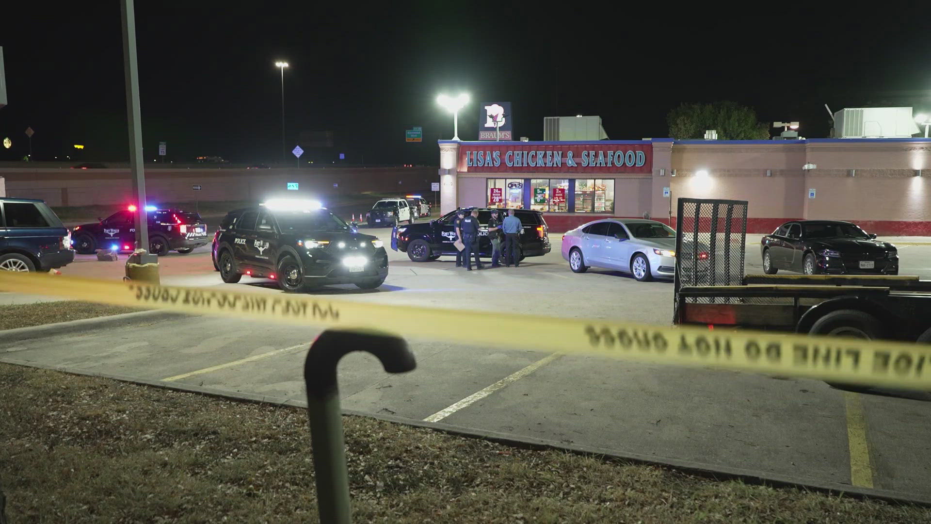 Fort Worth police respond to a shooting outside a Fort Worth restaurant ...