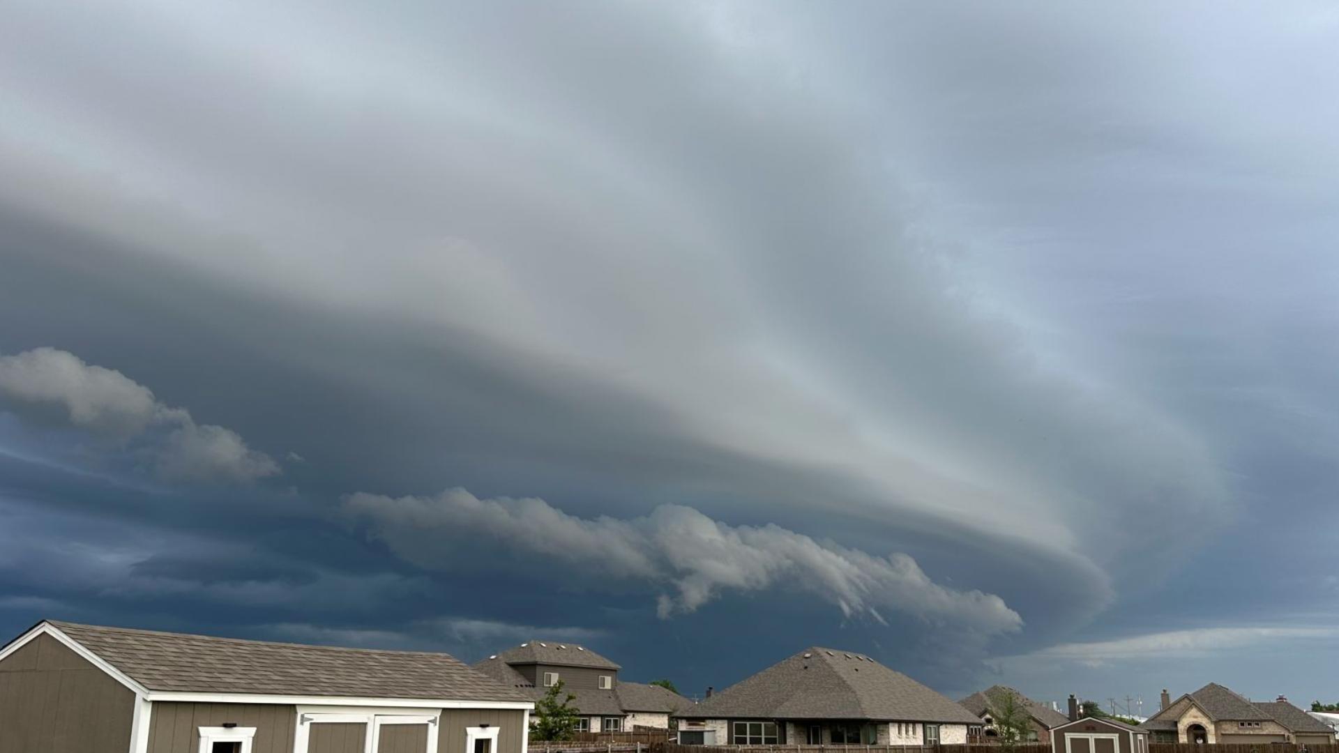What are shelf clouds? Here's how the form and what they mean | wfaa.com