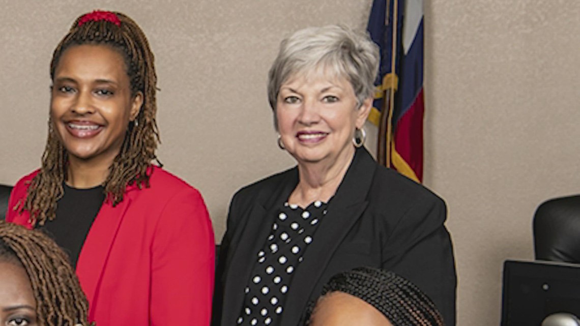 DeSoto ISD Board of Trustee meeting on censuring member | wfaa.com