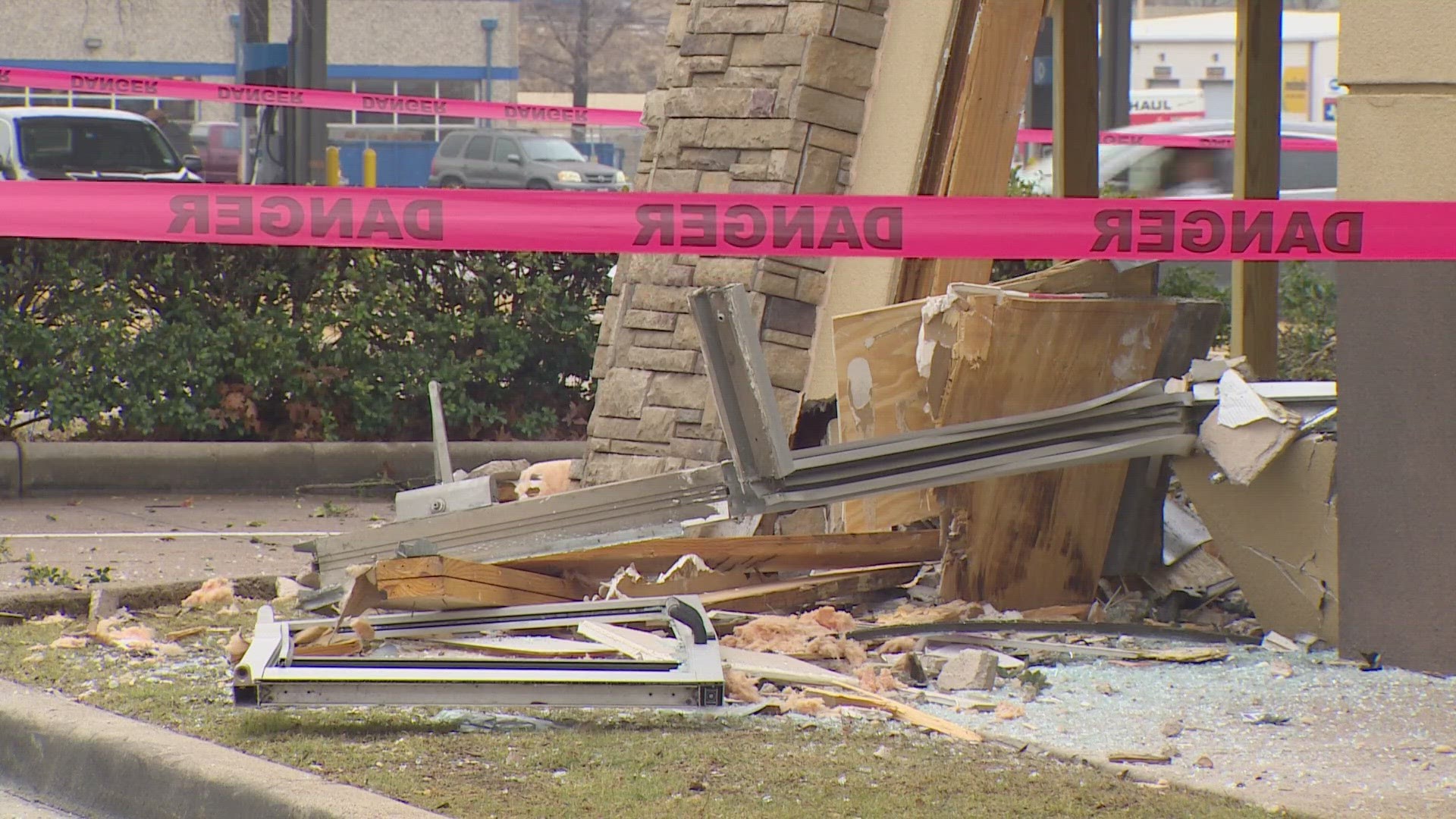 North Texas drivers crash into a coffee shop, KFC, and Taco Bell | wfaa.com