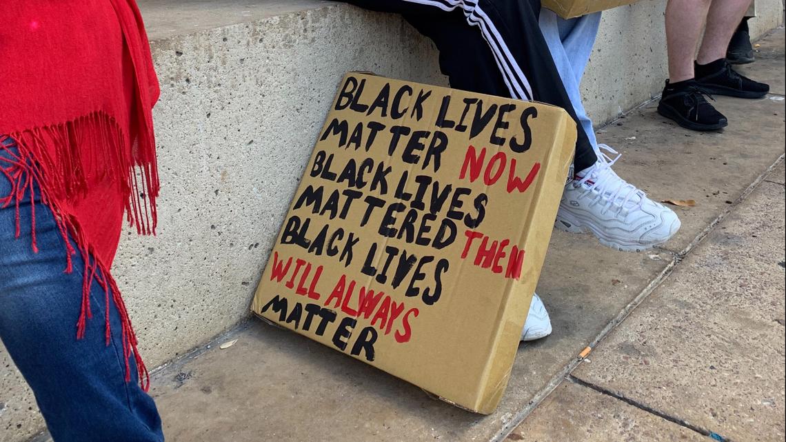 Live updates: Protesters gather in Dallas, Fort Worth on 7th day of ...