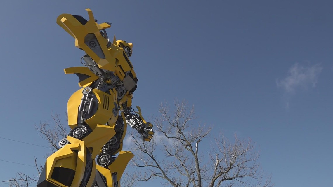 How a giant Transformer ended up in a small Texas town | wfaa.com